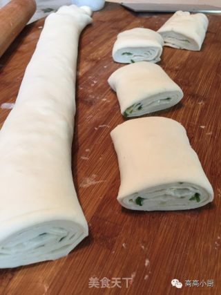 Scallion Flower Roll for You Recipe - Simple Chinese Food