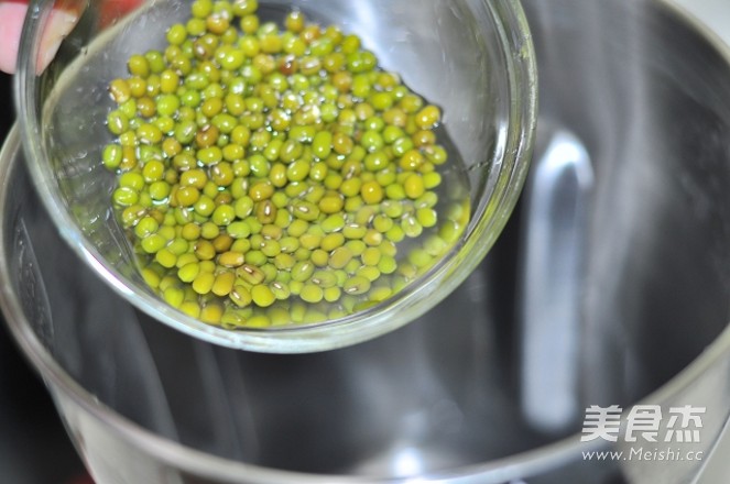 Three Plus One Healthy Soy Milk Recipe - Simple Chinese Food