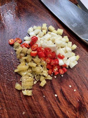 Pickled Pepper Bullfrogs are So Fresh and Spicy! Bullfrog Rice Bowl is ...