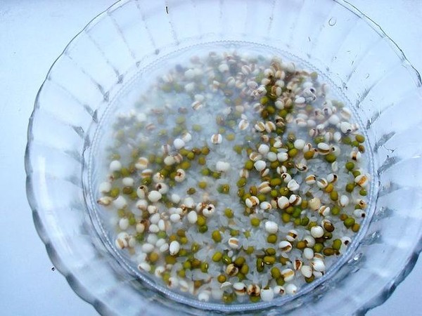 Barley and Mung Bean Congee Recipe - Simple Chinese Food