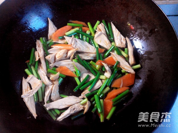 Fried Yuba with Garlic Moss Recipe - Simple Chinese Food