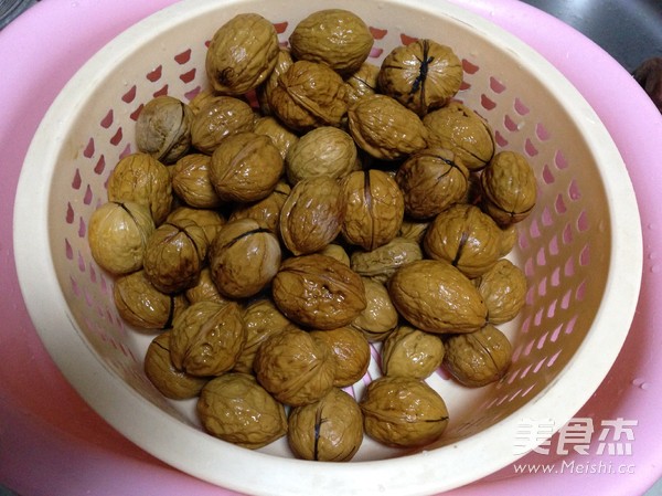 How to Open Walnuts Recipe - Simple Chinese Food