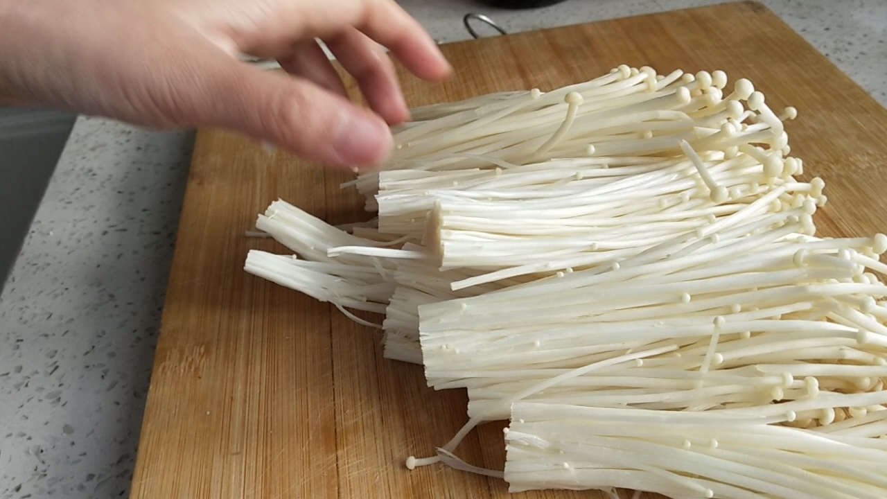 Dry Flavor Bbq Enoki Mushroom Recipe - Simple Chinese Food
