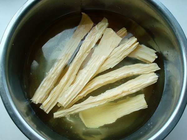 Steamed Yuba with Seafood Mushrooms Recipe - Simple Chinese Food