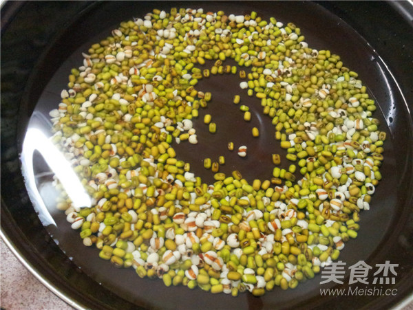 Mung Bean and Barley Congee Recipe - Simple Chinese Food