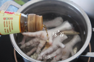 Medicated Angelica Chicken Feet Recipe - Simple Chinese Food