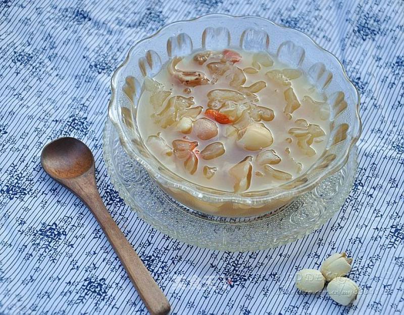 White Fungus, Lotus Seed and Longan Soup Recipe - Simple Chinese Food