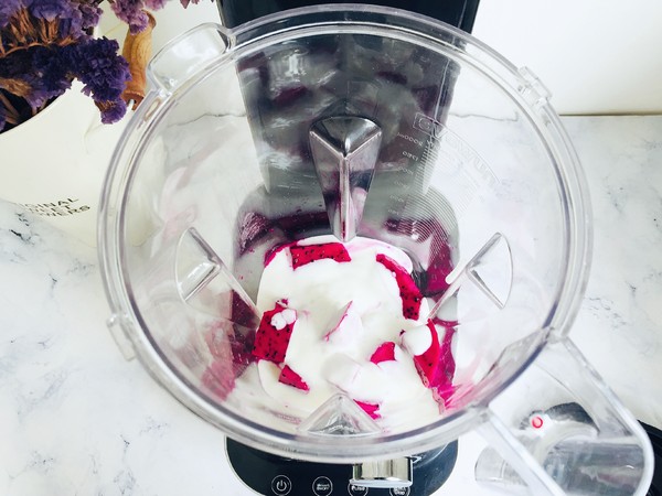 Dragon Fruit Yogurt Smoothie, Cool and Enjoyable Recipe - Simple ...