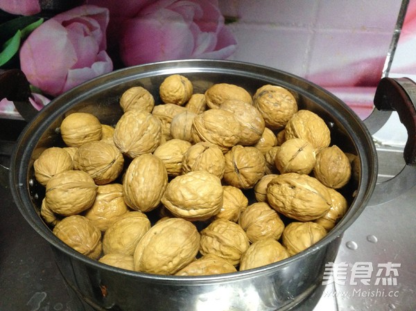 How to Open Walnuts Recipe - Simple Chinese Food