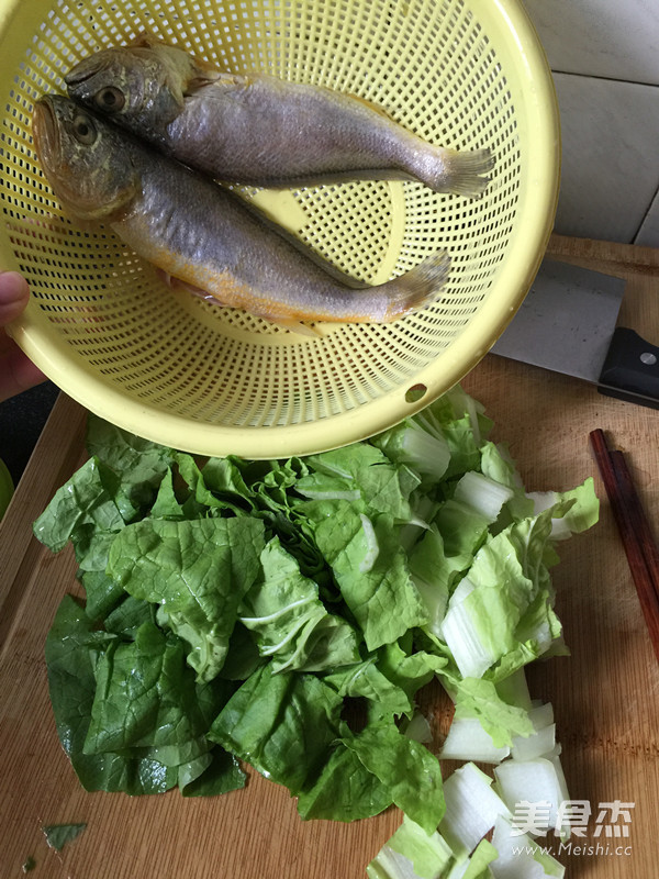Homemade Yellow Fish Noodle Recipe - Simple Chinese Food