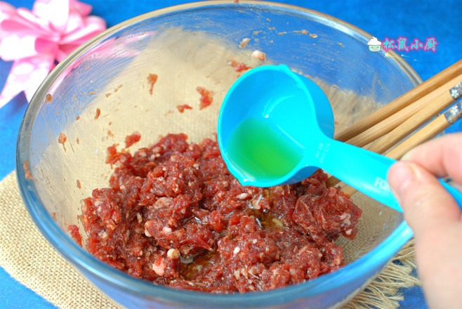 Shepherd's Purse Beef Dumplings Recipe - Simple Chinese Food