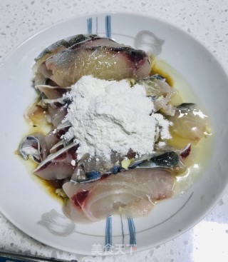Rolled Fish Fillets in Oil Recipe - Simple Chinese Food