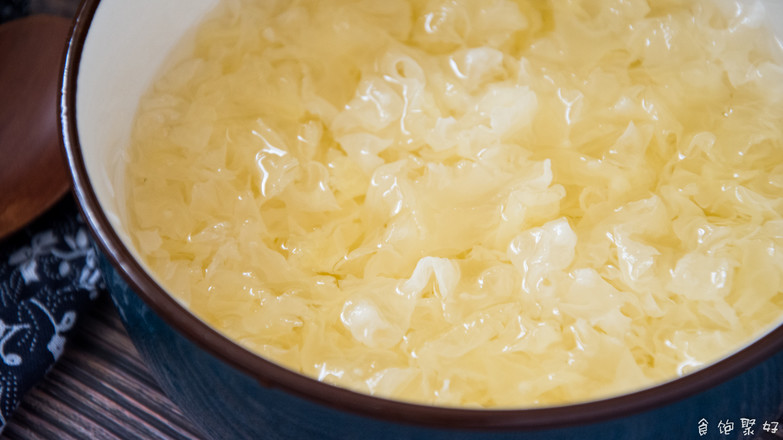 White Fungus Soup Recipe - Simple Chinese Food