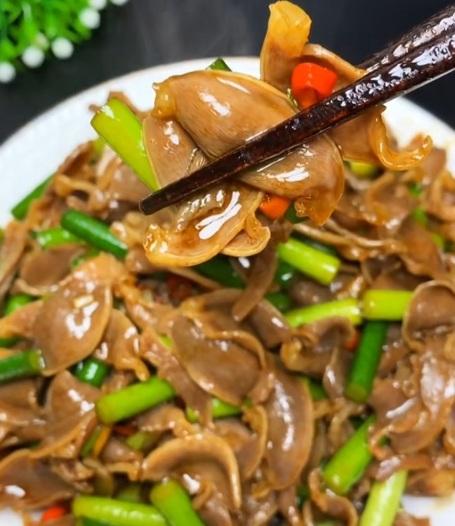 Super Refreshing Meal-fried Chicken Gizzards with Garlic Moss Recipe ...