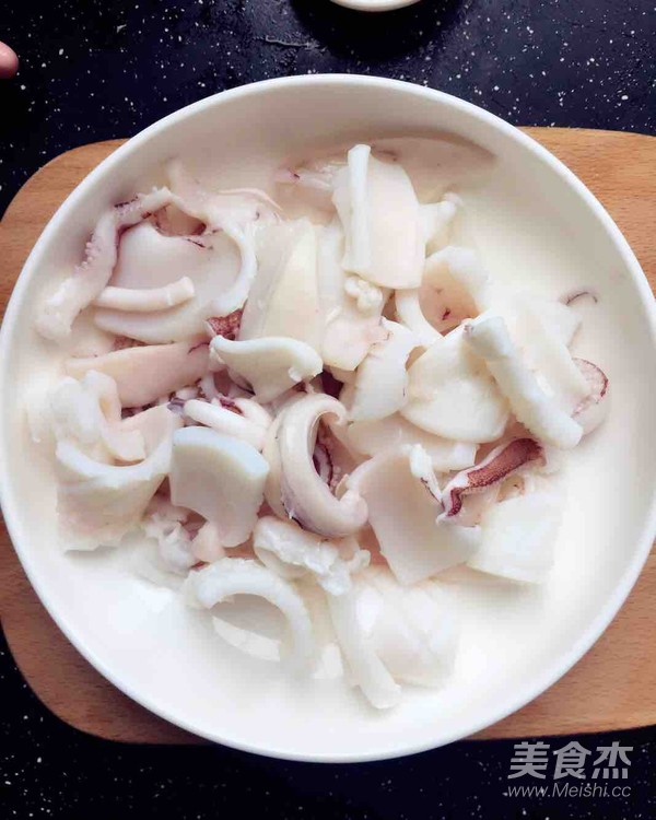 Three Cups of Kelp Squid Recipe - Simple Chinese Food