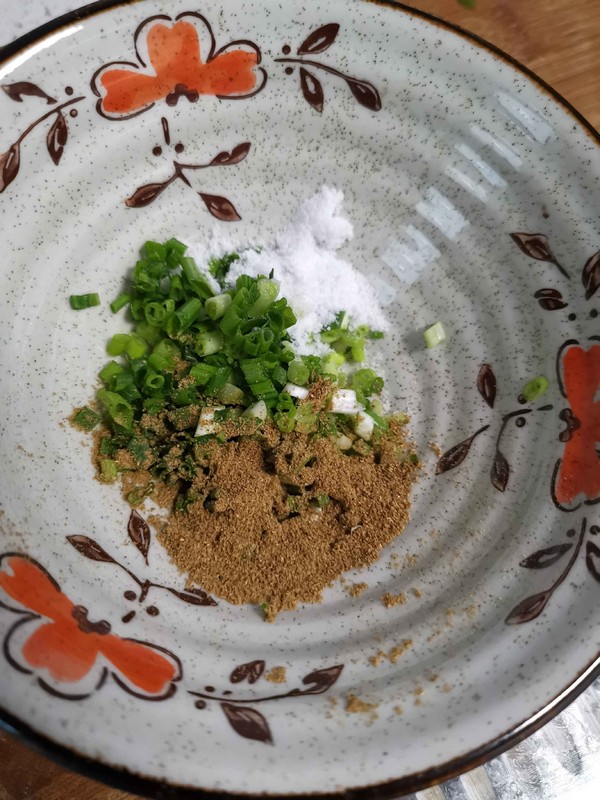 Pan-fried Small Flower Rolls Recipe - Simple Chinese Food