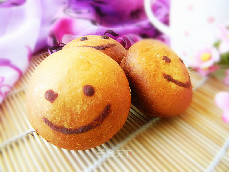 Smiley Buns with Brown Sugar Filling Recipe - Simple Chinese Food