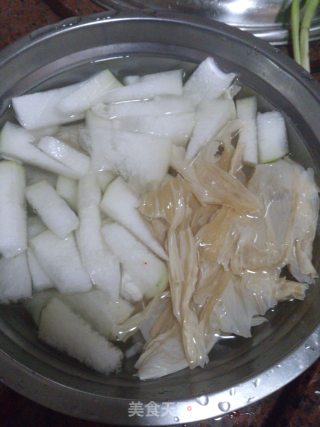 Fresh But Not Fishy Fish Head Soup Recipe - Simple Chinese Food