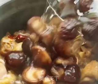 How to Make Yellow Stew Chicken Simple and Delicious? These 2 Steps are ...