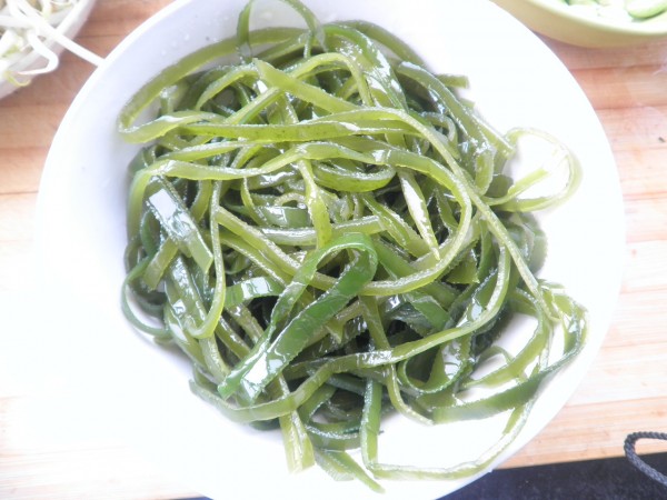 Fried Kelp with Mung Bean Sprouts Recipe - Simple Chinese Food