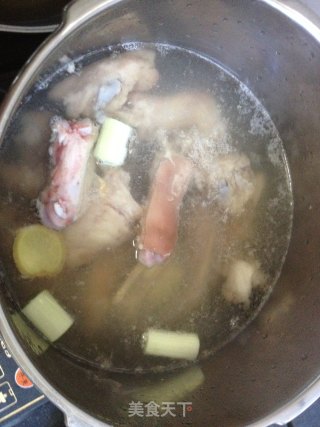 Delicious Farm Dishes-corn Stewed Pork Knuckles Recipe - Simple Chinese ...